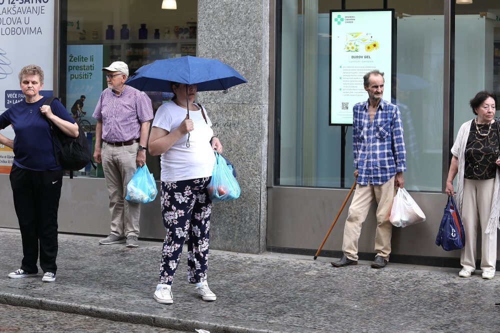 [FOTO/VIDEO] Pogledajte kako je u samo nekoliko minuta pljusak ...