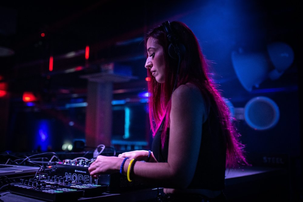 Ukrajinska DJ zvijezda Marika Rossa prodrmala rovinjski klub Steel ...