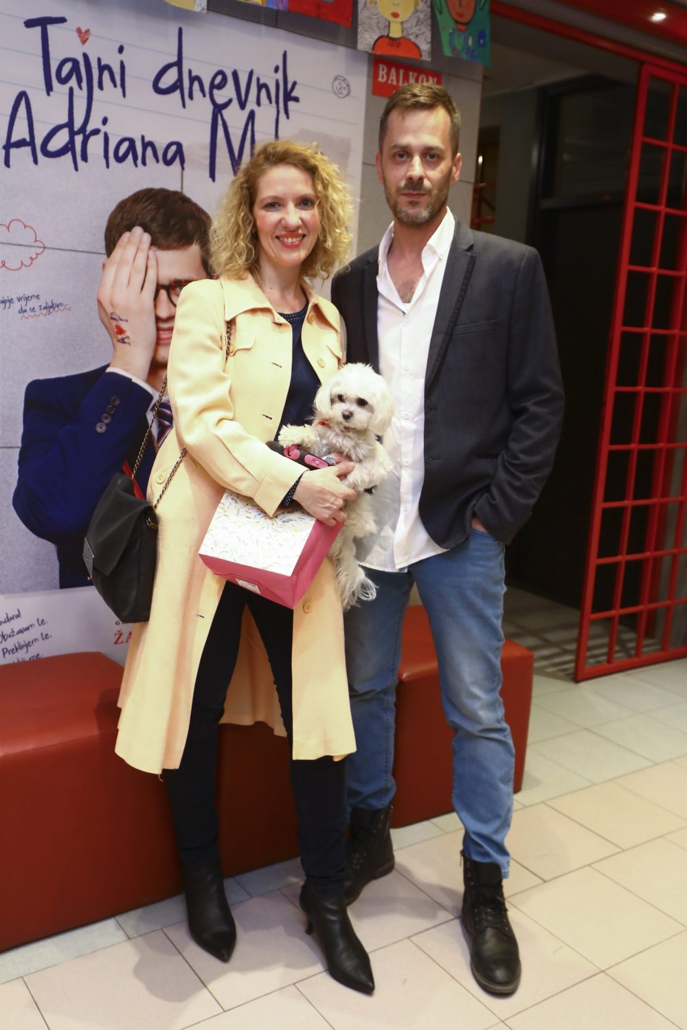 Tri generacije na jednom mjestu: Sašu Broz na premijeri podržali otac ...