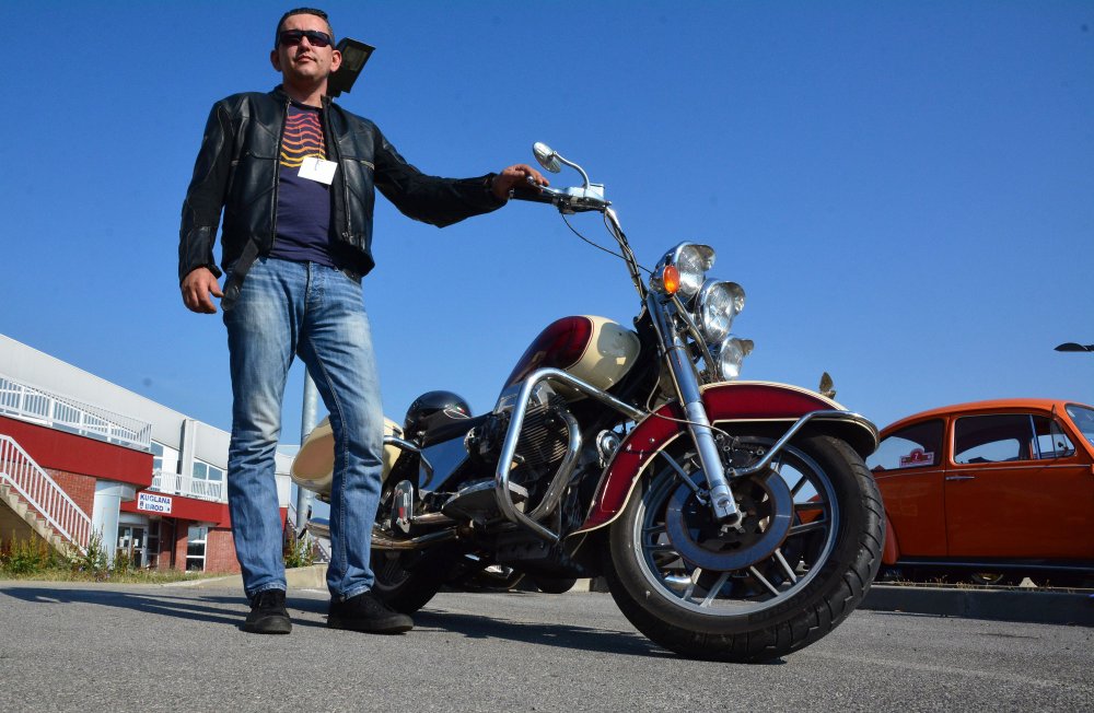 Stari automobili pokorili parkiralište u Slavonskom Brodu - tportal