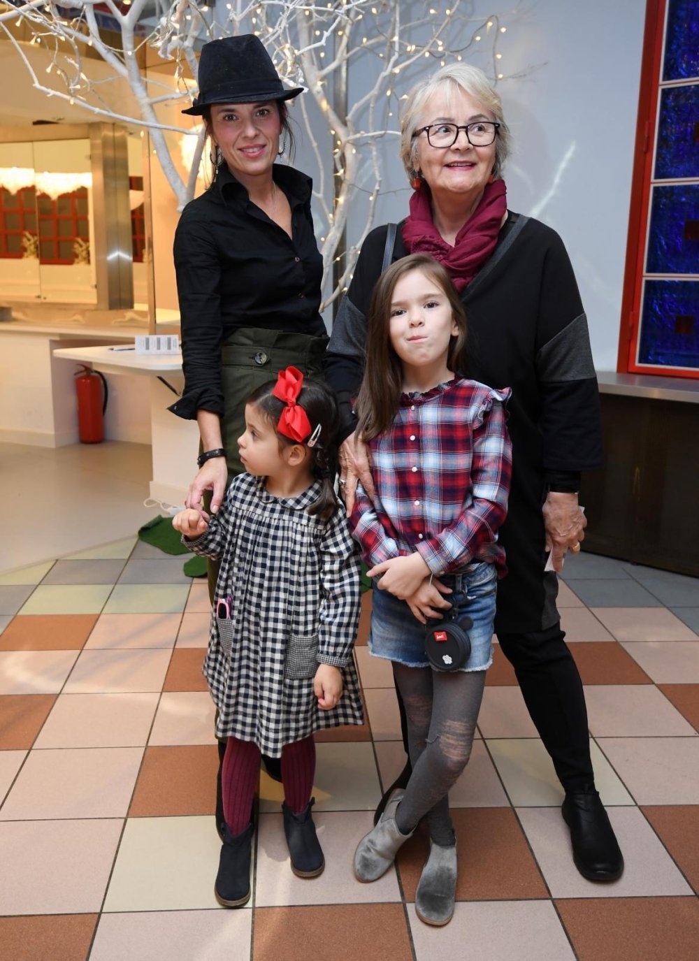 Pogledajte tko je sa svojim mališanima stigao na premijeru dječje ...