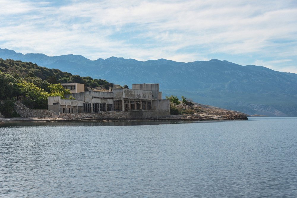 [FOTO] Pogledajte kako danas izgleda Goli otok, mjesto gdje je UDBA ...