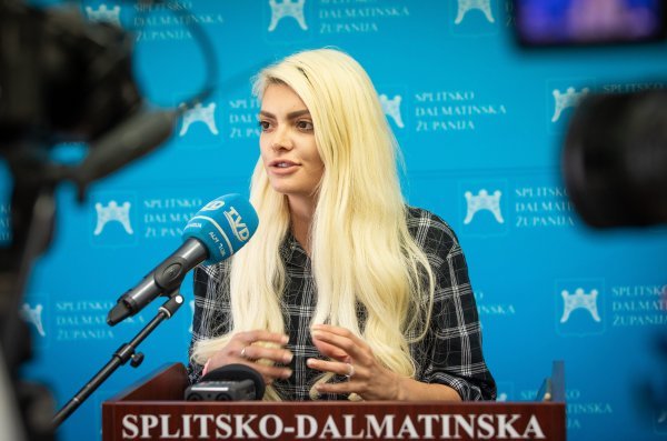 Ella Dvornik o poklonu koji ju je vratio u djetinjstvo: 'Kakve snimke ... Ella Dvornik o poklonu koji ju je vratio u djetinjstvo: 'Kakve snimke ...